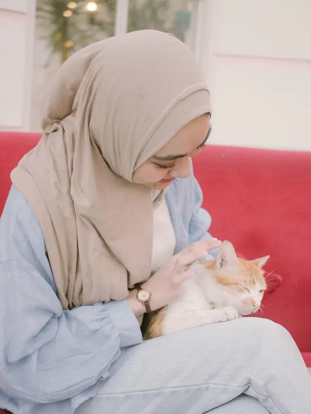 6 Potret Nafha Firah Tunangan Mamat Alkatiri, Berawal dari Fans Melaju ...