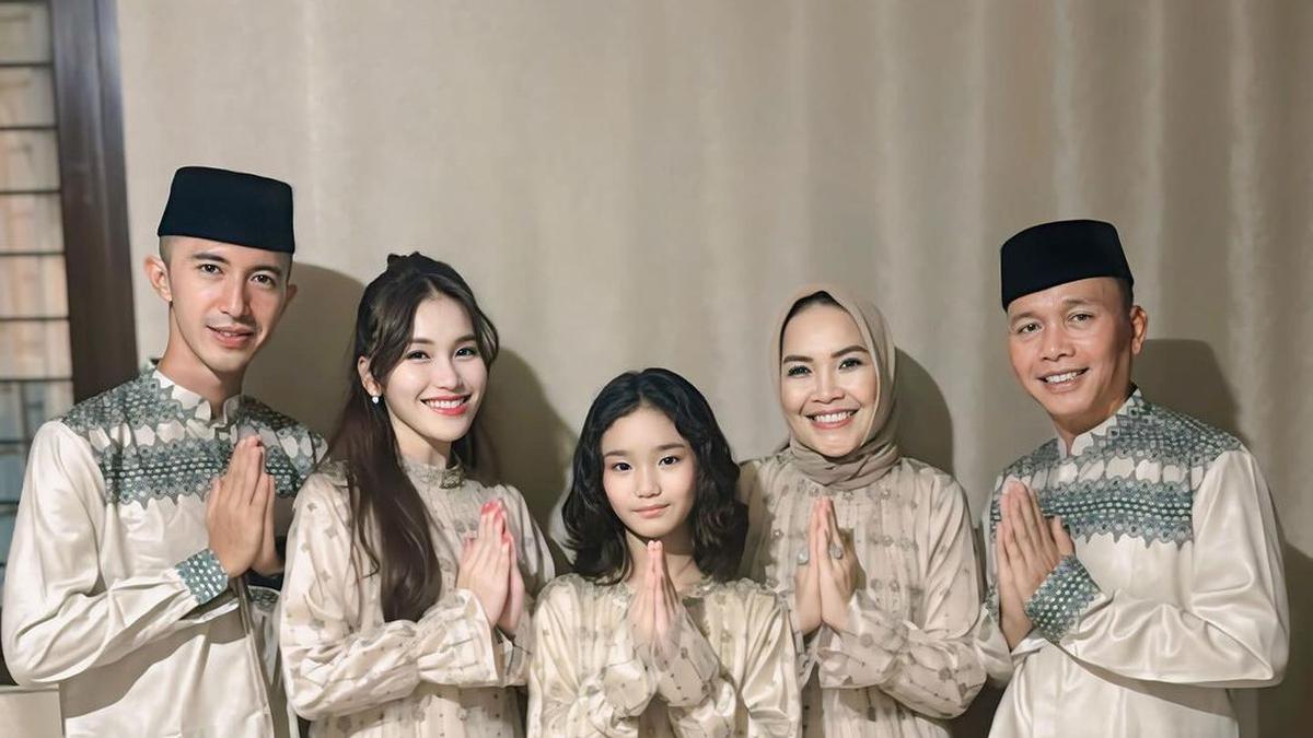 8 Gaya Ayu Ting-Ting Rayakan Lebaran Sebelum Sah Jadi Ibu Persit ...