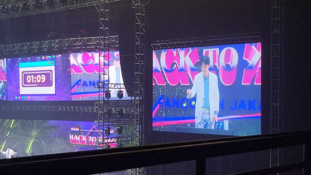 Sehun dan Chanyeol Main Lato-Lato hingga Mencicipi Klepon di Fancon EXO-SC Back to Back di ...