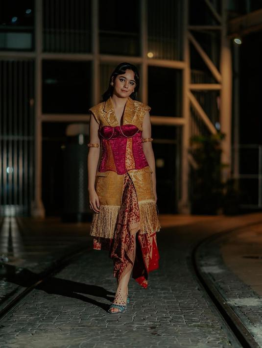 Pesona Yasamin Jasem Pemain Film Mangkujiwo 2, Duet Bareng Sujiwo Tejo ...