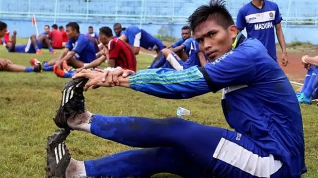 Bhayangkara FC Tukar Dinan Javier dengan Firly Apriansyah - Indonesia ...