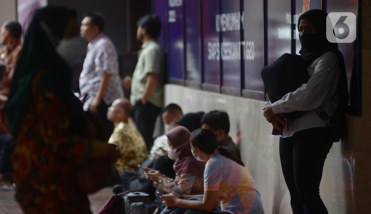 Gedung Kebakaran, Pegawai Kemenkumham Panik Berhamburan Keluar - Foto ...