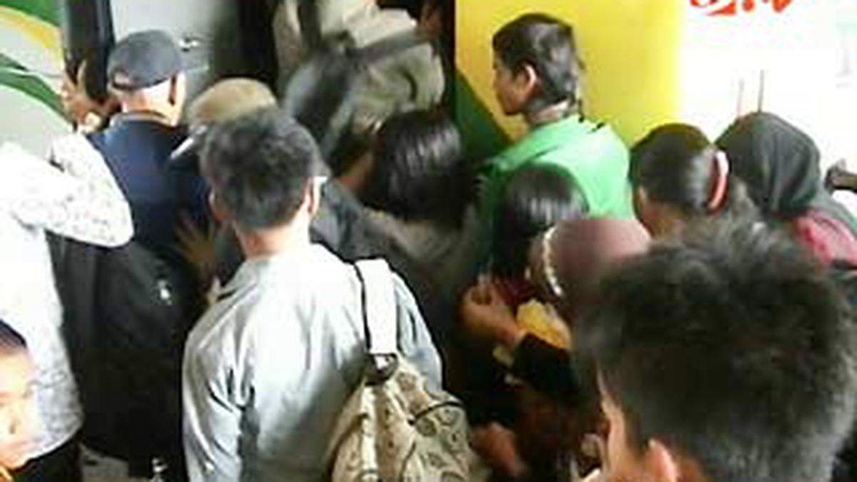 Terminal Guntur Garut Masih Padat - News Liputan6.com