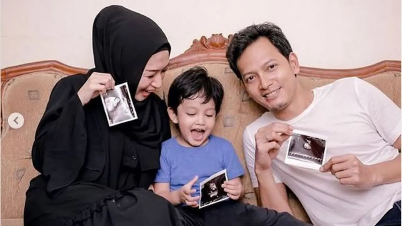 Fedi Nuril Umumkan Istrinya Hamil Anak Kedua - ShowBiz Liputan6.com