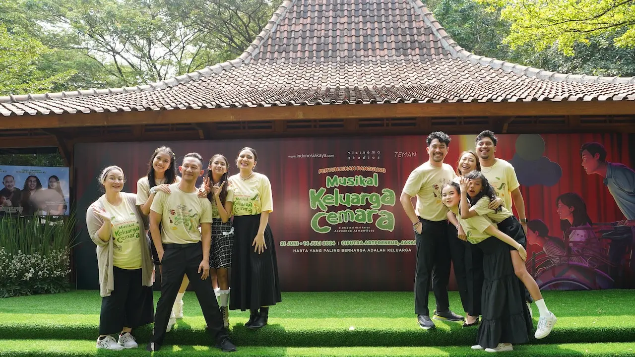 Pertunjukan Panggung Musikal Keluarga Cemara Temani Libur Sekolah ...