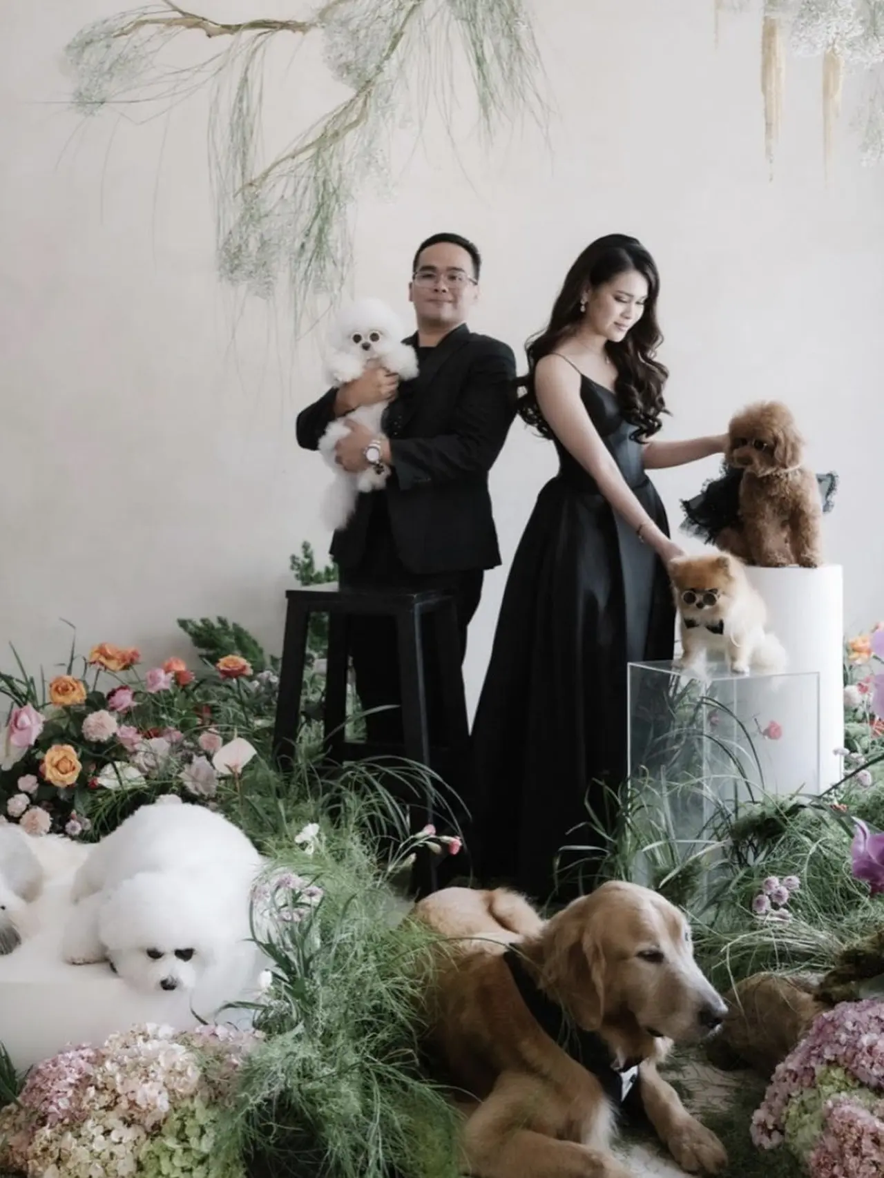 6 Inspirasi Foto Prewed ala Chen Giovani, Bersama Hewan Peliharaan ...