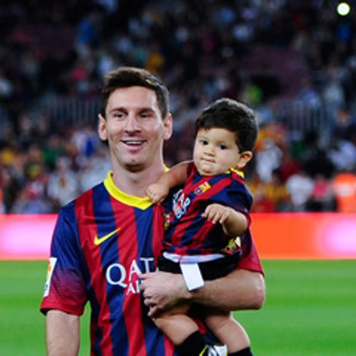 Lionel Messi Barcelona Hugs His Son Mateo Celebrate His