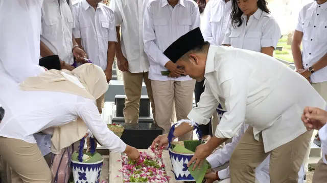 Muzani Kenang Perjuangan Prof Suhardi, Ketua Umum Pertama Partai ...