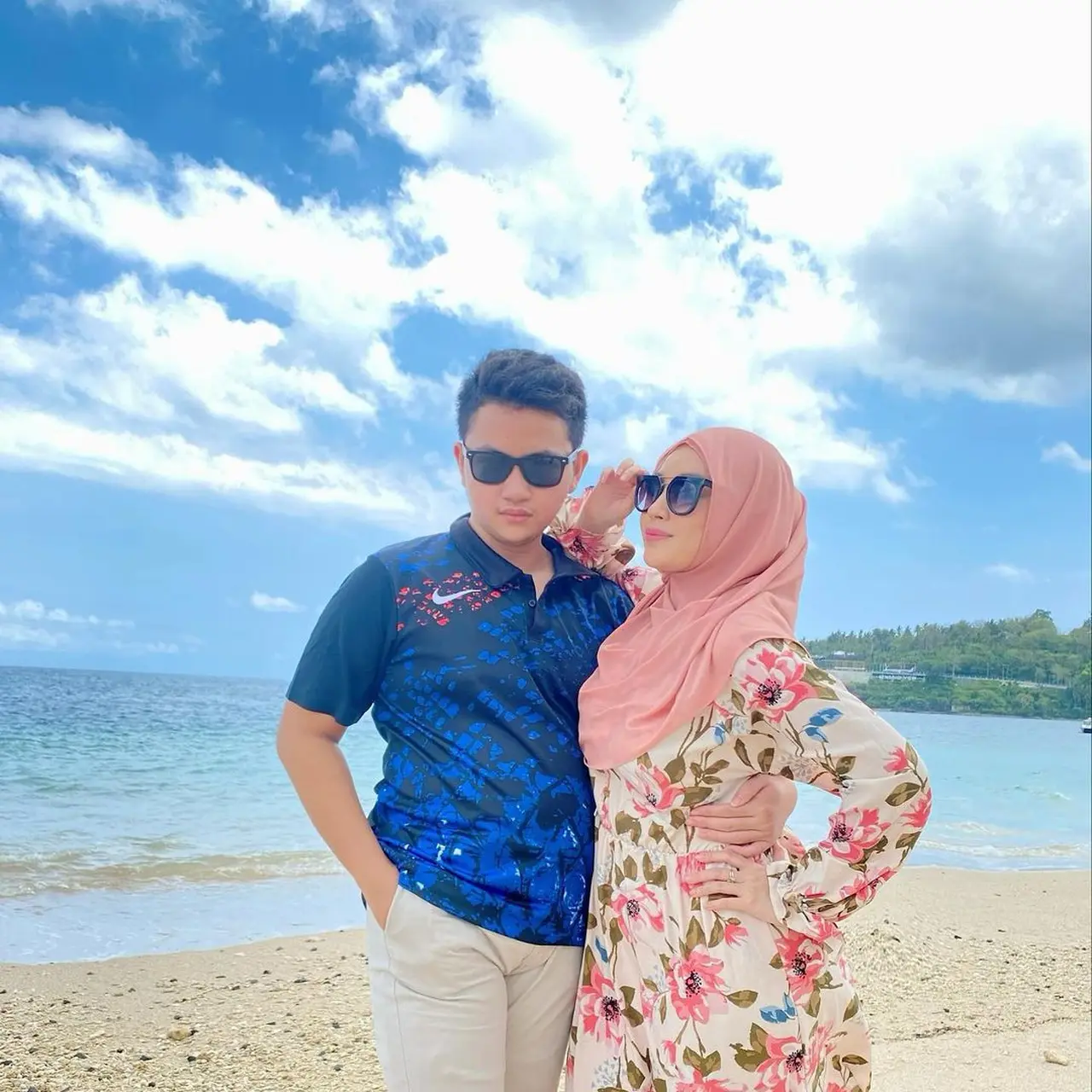 Sering Dikira Pacar, Ini 6 Potret Kebersamaan Nabilah Eks JKT48 dan Sang Adik - Hot Liputan6.com