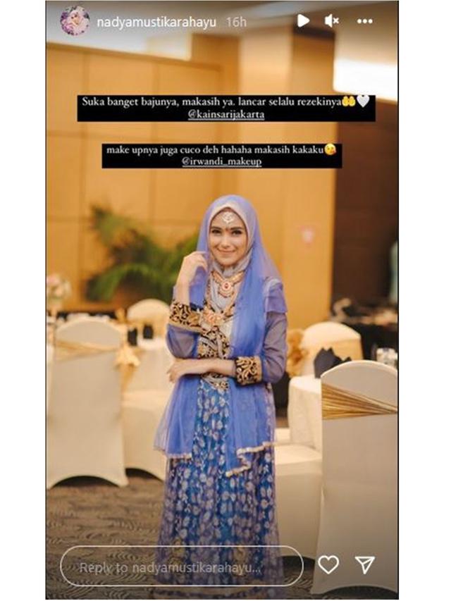 6 Potret Nadya Mustika Hadiri Pesta Ultah Iis Dahlia, Memesona Pakai Baju India