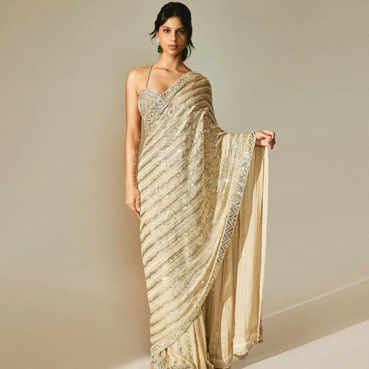 7 Potret Suhana Putri Shah Rukh Khan di Usia 23 Tahun, Jadi Model - Hot ...