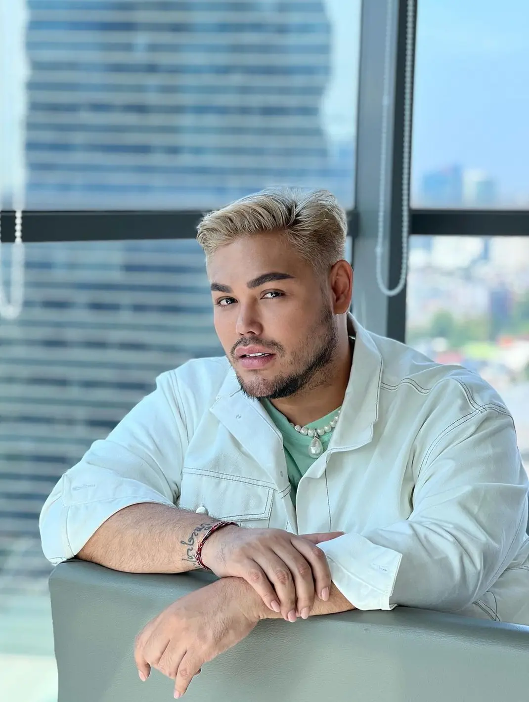 Potret Terbaru Ivan Gunawan dengan Warna Rambut Blonde, Beda Banget dan ...