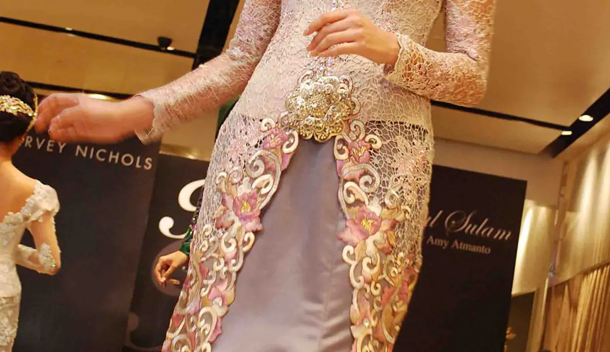 Koleksi Kebaya Amy Atmanto - Photo Fimela.com