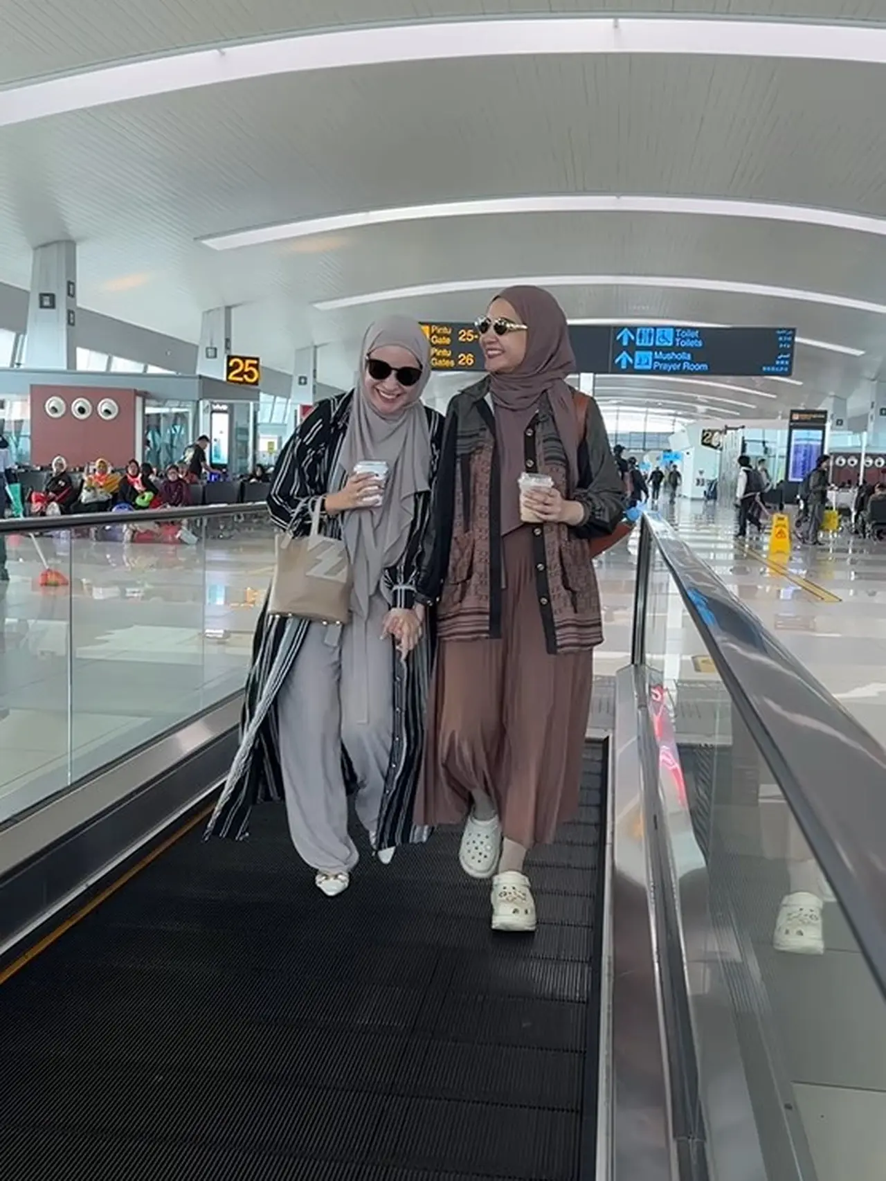 7 Potret Zaskia dan Shireen Sungkar yang Selalu Kompak, Liburan Bareng ...