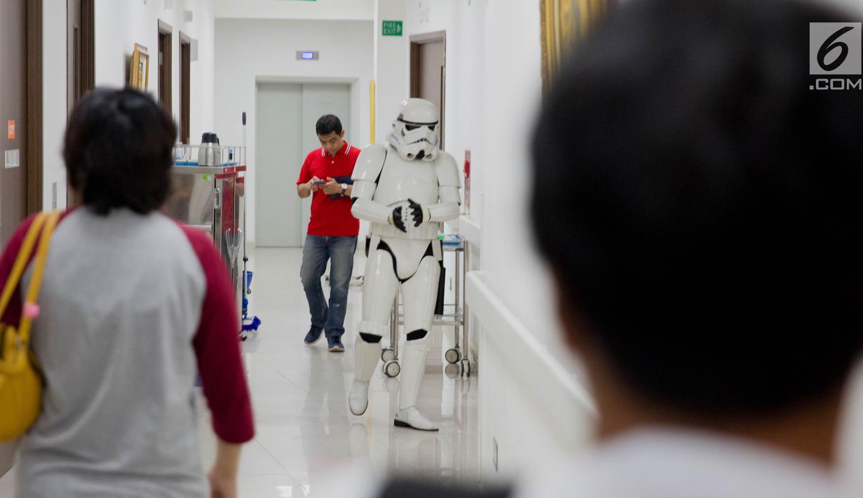 FOTO: Superhero Star Wars Hibur Anak-anak di Siloam Hospitals - Foto ...