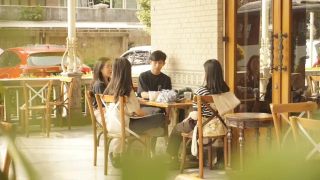 Asyiknya Nongkrong di Stroom Coffe, Kafe Bertema Listrik di Gedung ...