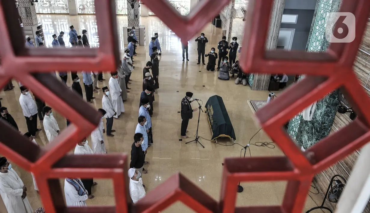 FOTO: Pemakaman Ustaz Maaher At-Thuwailibi - Foto Liputan6.com