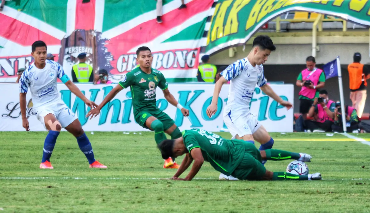 Foto: Kembalinya Trio PSIS ke Surabaya Diganjar Gol Marselino Ferdinan ...