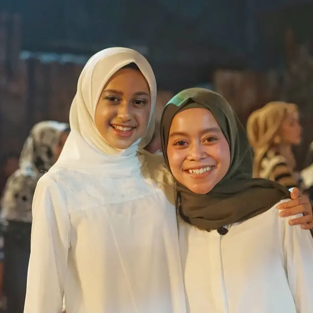 8 Potret Kebersamaan Lesty Kejora dan Anak Ramzi, Sudah Seperti Saudara ...