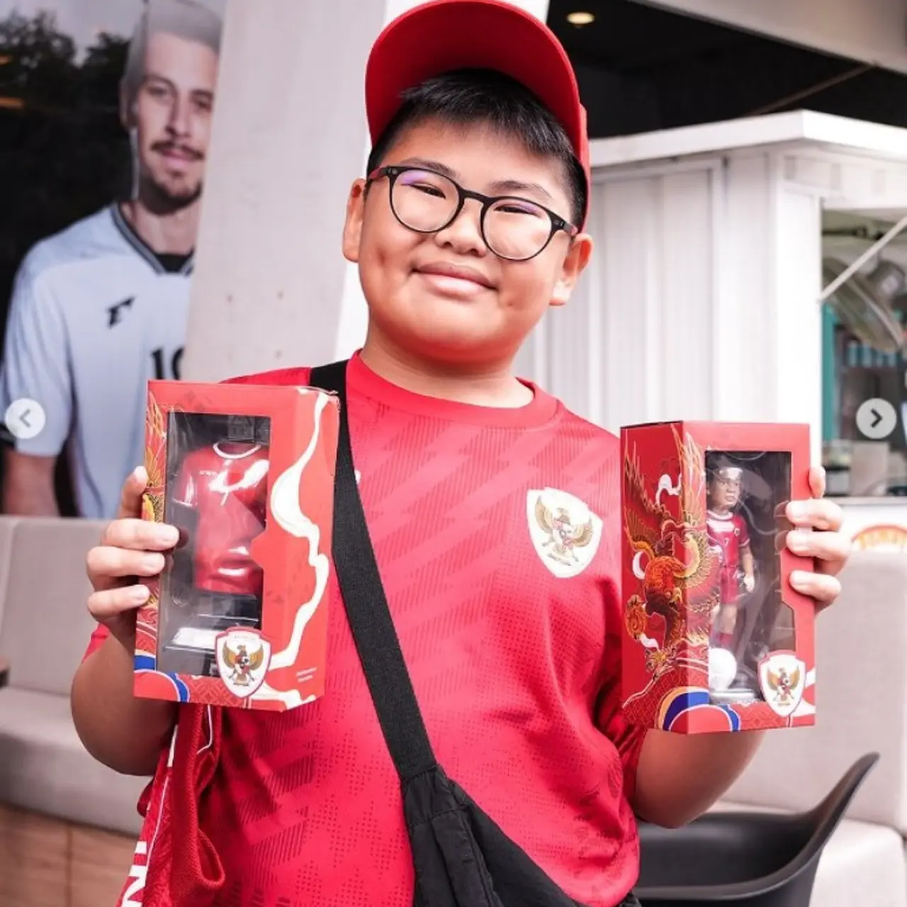 Usai Viral karena Jersey Pemberian Marselino Ferdinan Direbut Orang Lain, Kenneth Dapat Hadiah ...
