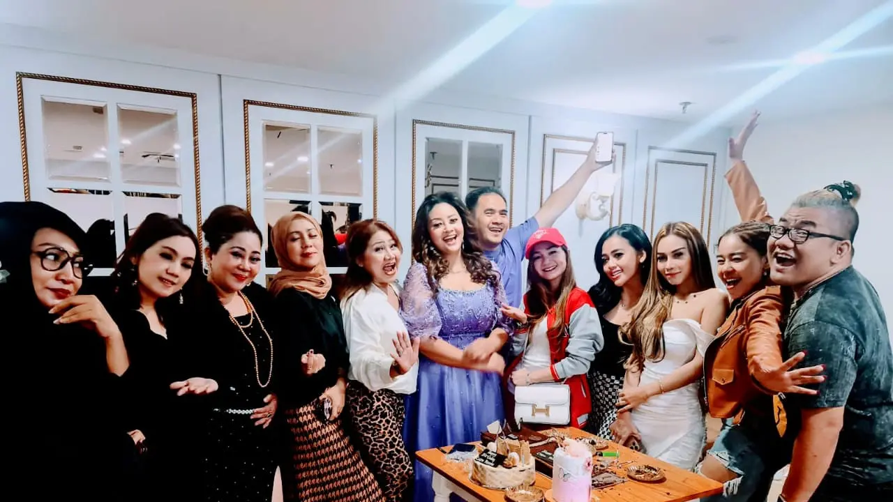 Citra Yunita Rayakan Ultah Bareng Saipul Jamil, Bakal CLBK? - ShowBiz ...