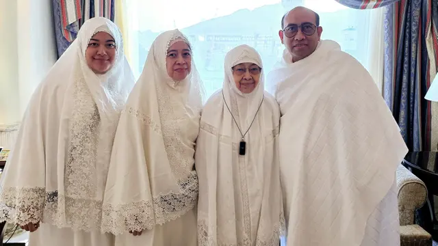 Pakai Busana Muslimah dan Kerudung, Penampilan Megawati Saat Umrah Tuai ...