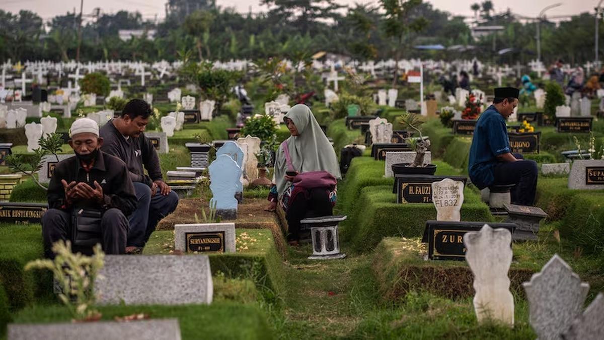 Tradisi Ramadan di Berbagai Negara Termasuk Indonesia: Nyekar hingga ...