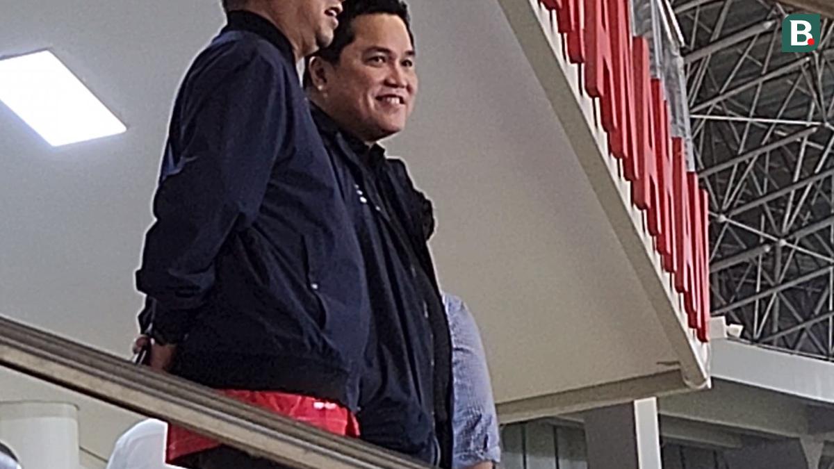 Momen Erick Thohir dan Bung Towel saat Timnas Indonesia Hadapi Laos ...
