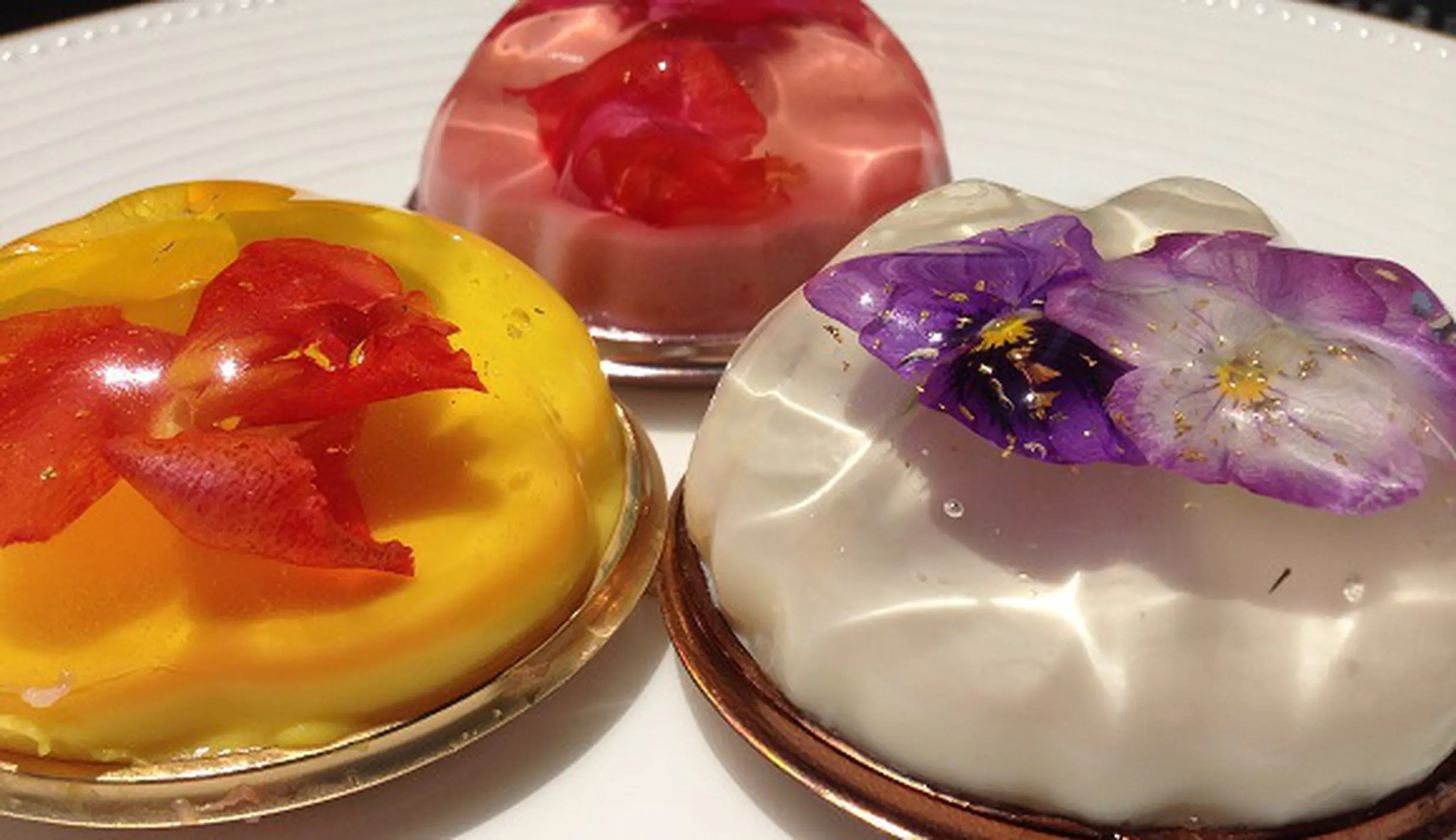 Bunga-Bunga Cantik Ini Ternyata Puding Yang Bisa Dimakan Lho - Photo ...