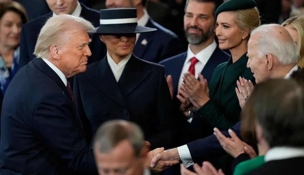 Ucapkan Sumpah Jabatan, Donald Trump Resmi Jabat Presiden ke-47 Amerika Serikat - Foto Liputan6.com