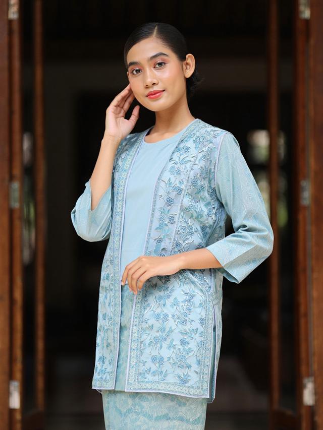 9 Model Tunik Batik Kombinasi Brokat Tile 2025 yang Elegan dan Stylish ...
