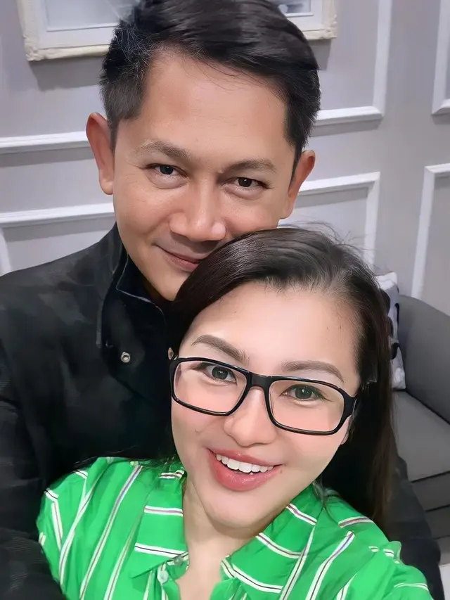 Potret Hendra Sumendap, Pilot dan Suami Fitri Carlina yang Tetap Bugar di Usia 41 Tahun ...