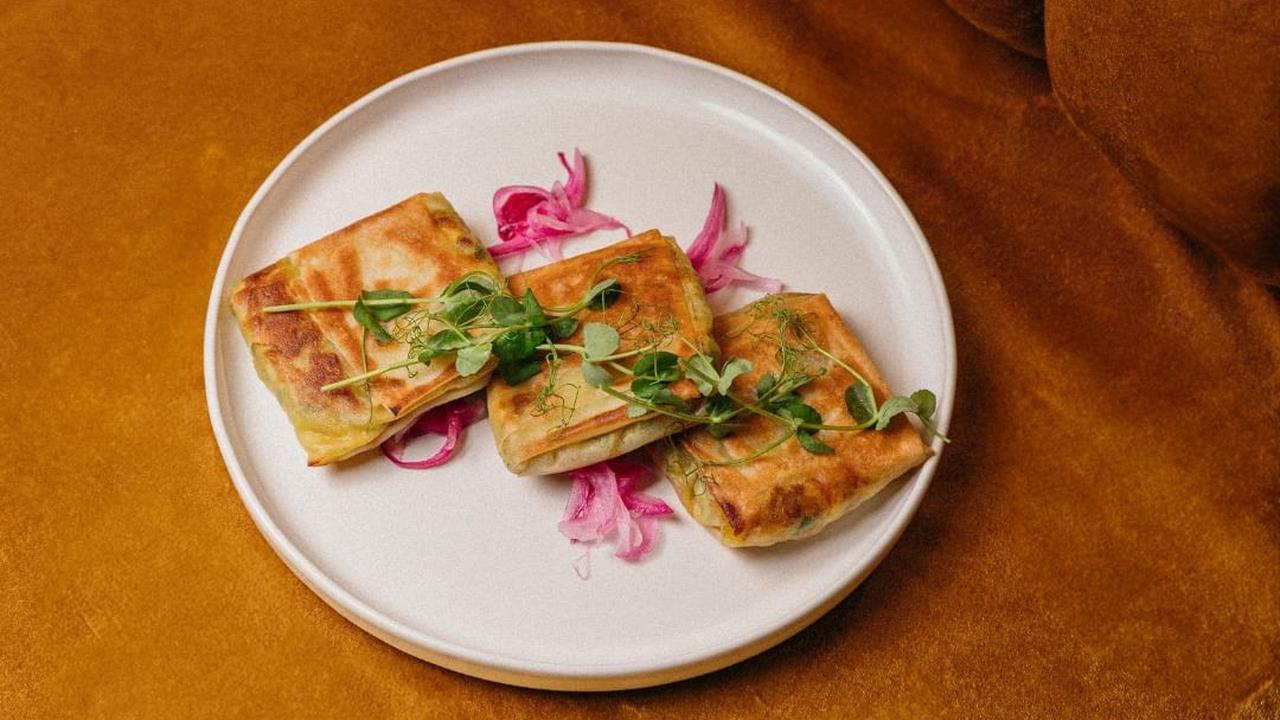 Menu Restoran Milik Raffi Ahmad di Paris Jadi Sorotan, Ada Martabak ...
