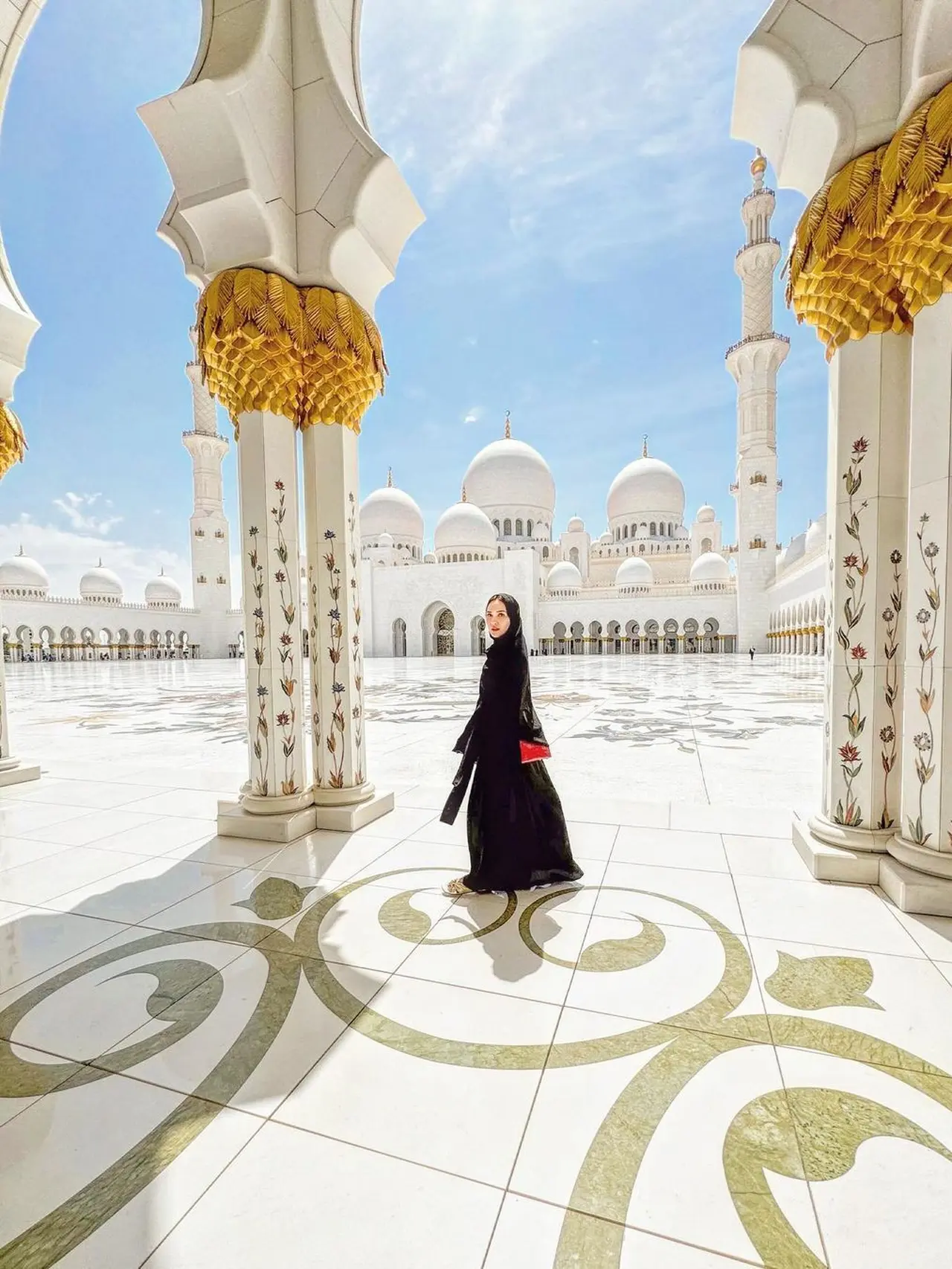 6 Potret Shandy Aulia Liburan ke Dubai, Tuai Pujian Saat Tampil Santun ...