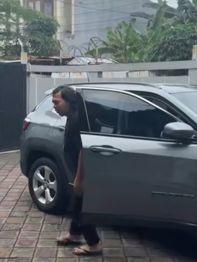 Kini Dipanggil Pak Dewan, Ini Potret Mobil Komedian Komeng yang Jadi ...
