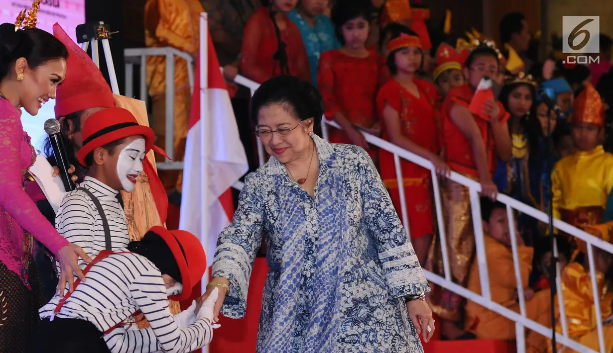 PHOTO: Megawati Jadi Incaran Foto Usai Pembukaan Festival Prestasi ...