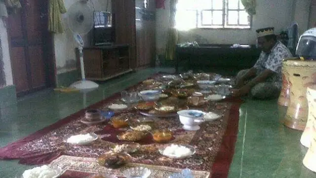 Ritual Penyucian Jiwa ala Bugis Makassar Jelang Ramadan - Regional ...