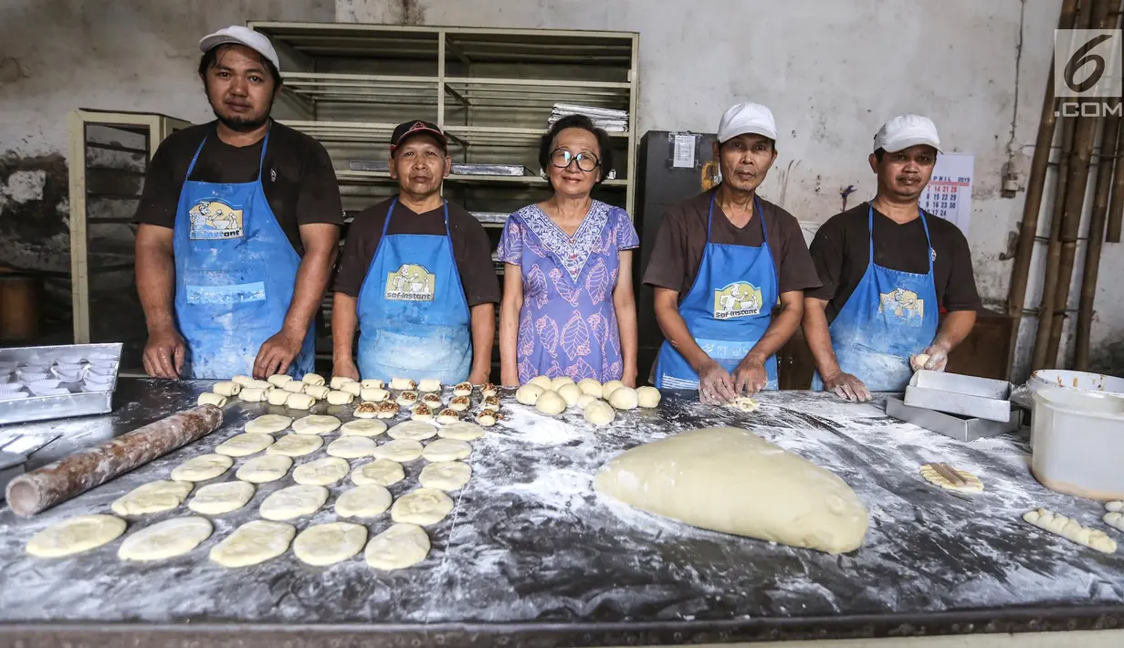 FOTO: Mengintip Produksi Roti GO Tertua di Indonesia - Foto Liputan6.com