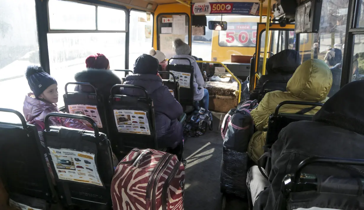 FOTO: Separatis Pro-Rusia Perintahkan Evakuasi Massal di Ukraina Timur ...