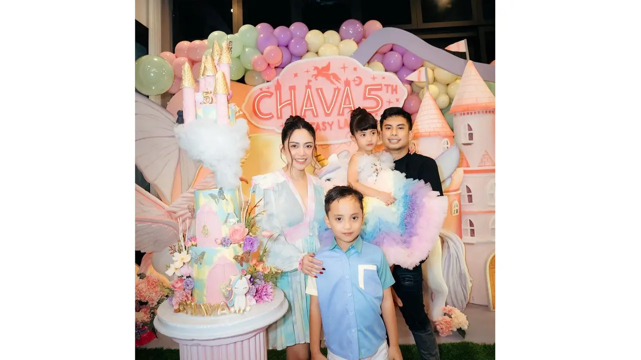 8 Momen Pesta Perayaan Ulang Tahun Chava ke-5, Bertema Fantasy Land - Hot Liputan6.com
