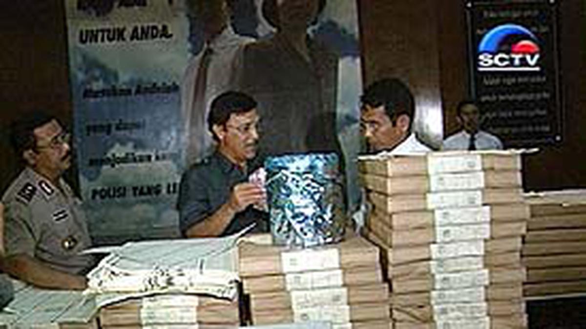 Ratusan Ribu Pita Cukai Rokok Palsu Disita - News Liputan6.com