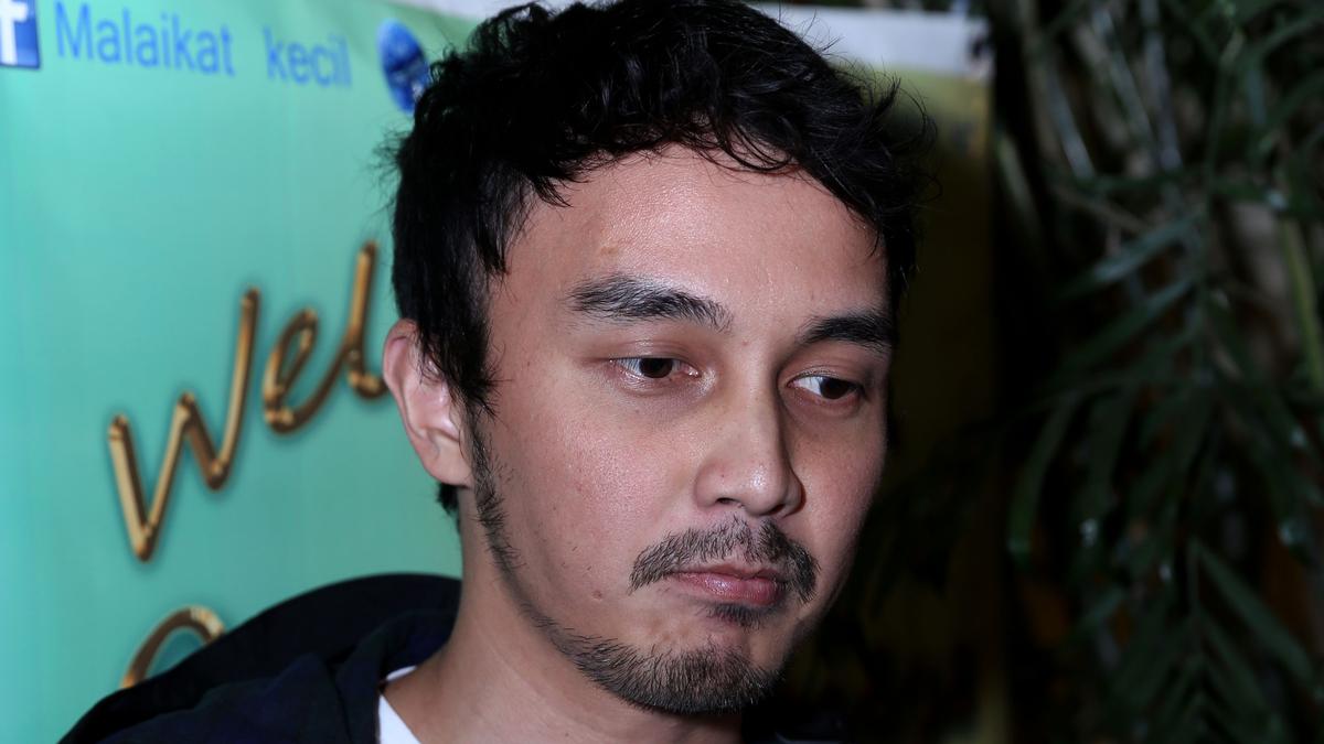 Dimas Aditya - Tika Bravani Terjerat Cinlok?