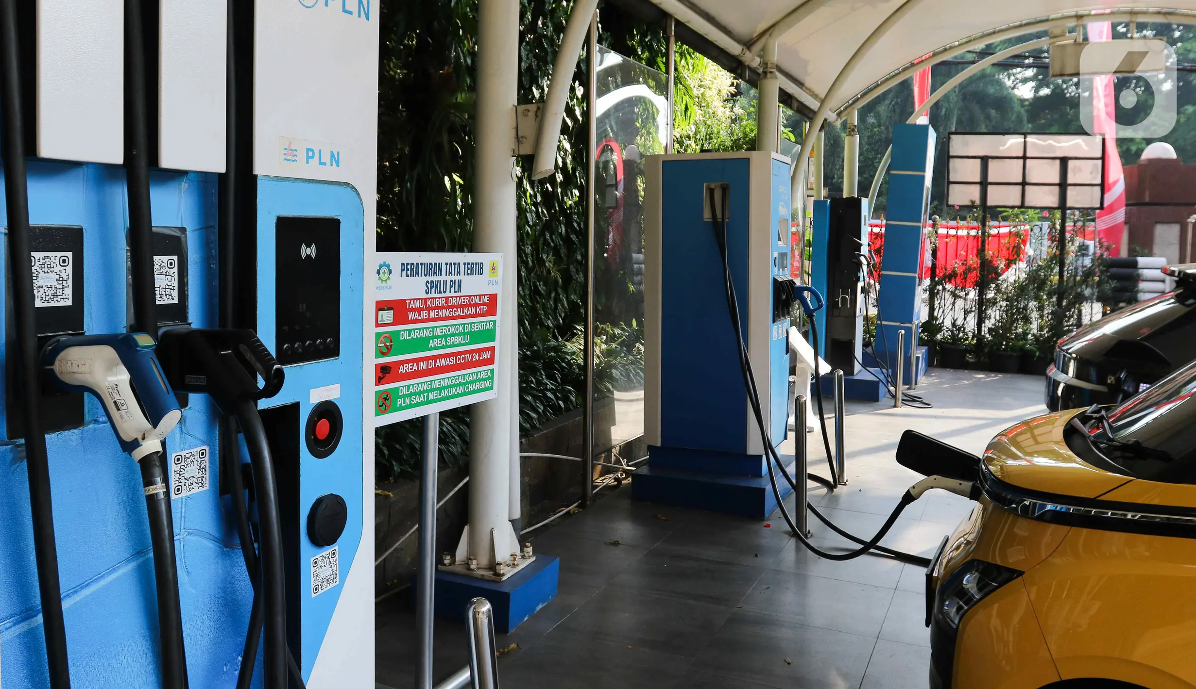 SPKLU untuk Kendaraan Listrik di Indonesia Masih Terbatas - Foto ...