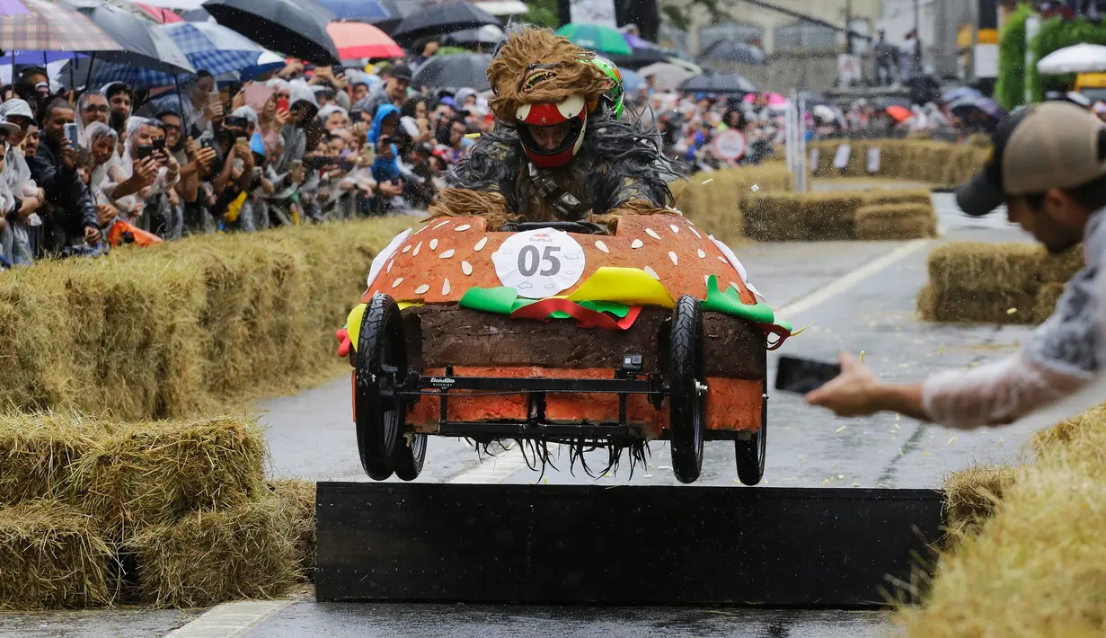 FOTO: Kompetisi Unik, Balapan 'Kotak Sabun' di Brasil - Foto Liputan6.com