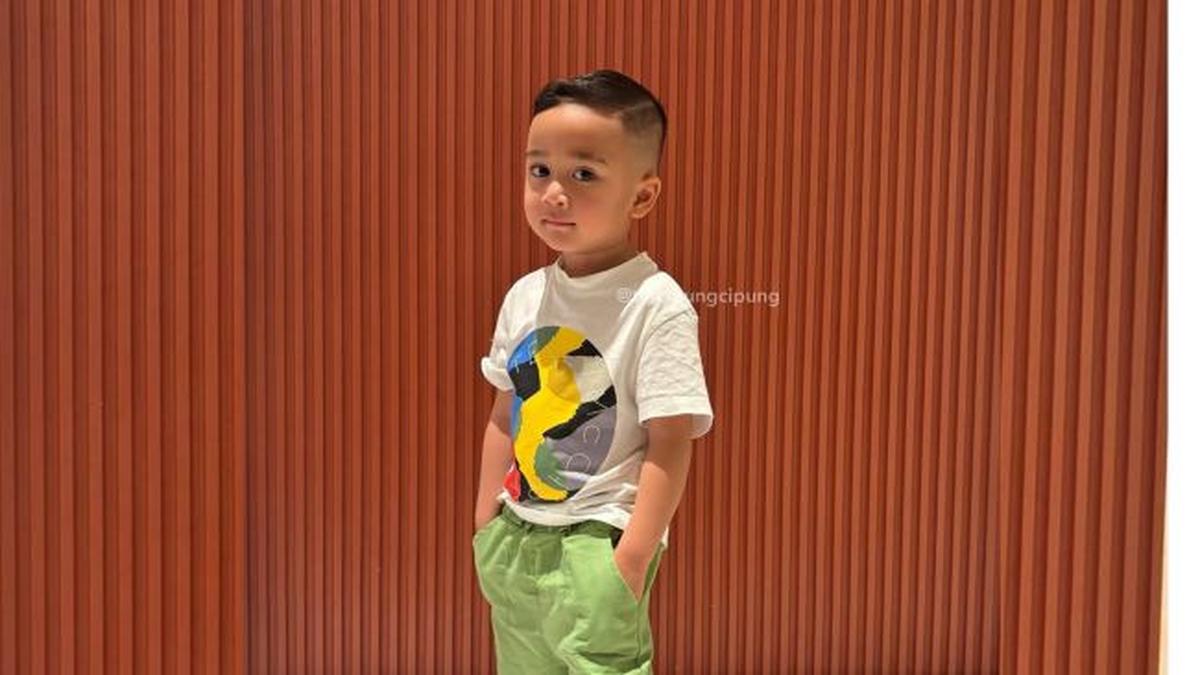 Rayyanza Potong Rambut, Potret Terbarunya Makin Menggemaskan Banjir ...