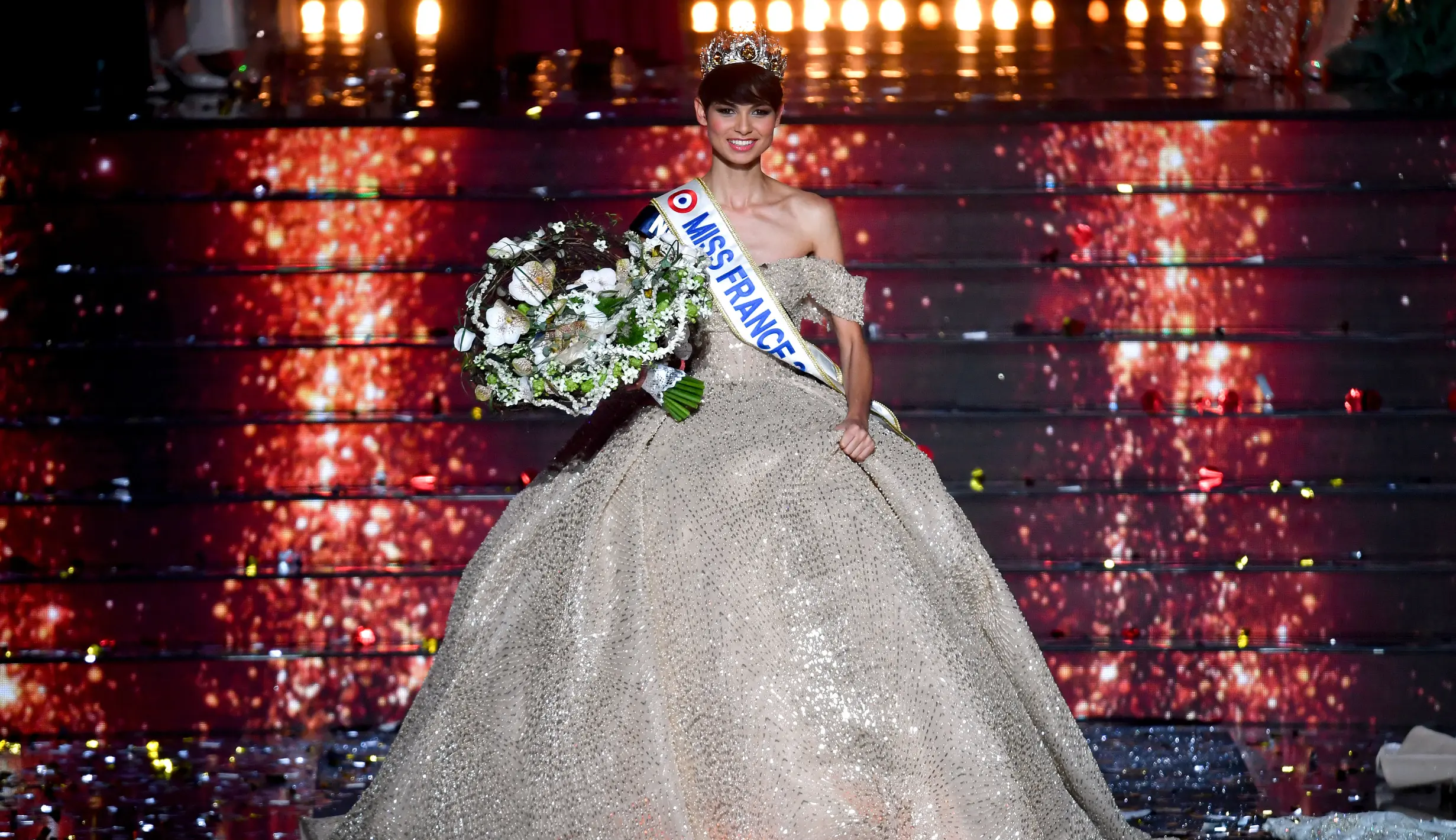 Eve Gilles Dinobatkan Sebagai Miss France Pertama Berambut Pendek ...
