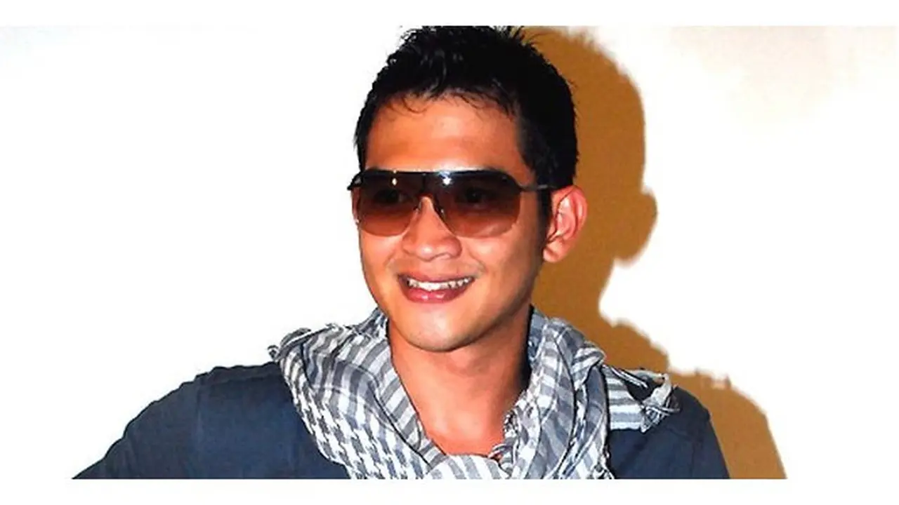 7 Potret Transformasi Rezky Aditya, Ganteng Sejak Kecil - Hot Liputan6.com