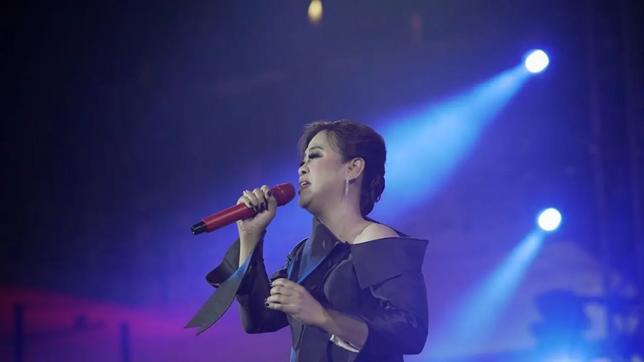 Masih Ingat Penyanyi Rita Effendy? Ini 6 Potret Terbarunya - ShowBiz ...