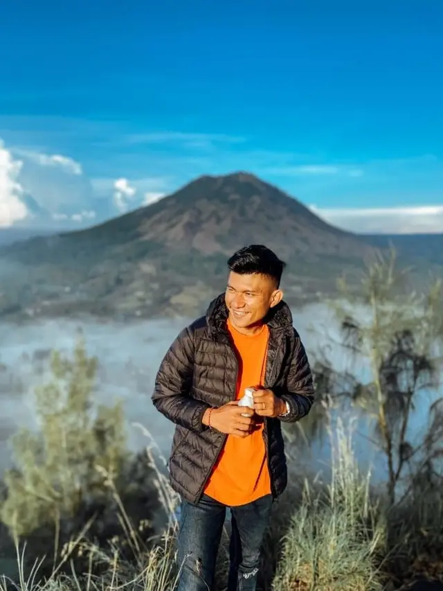 Travel Influencer Darlis Muhan Bangga Jadi Solo Backpacker Pertama di ...
