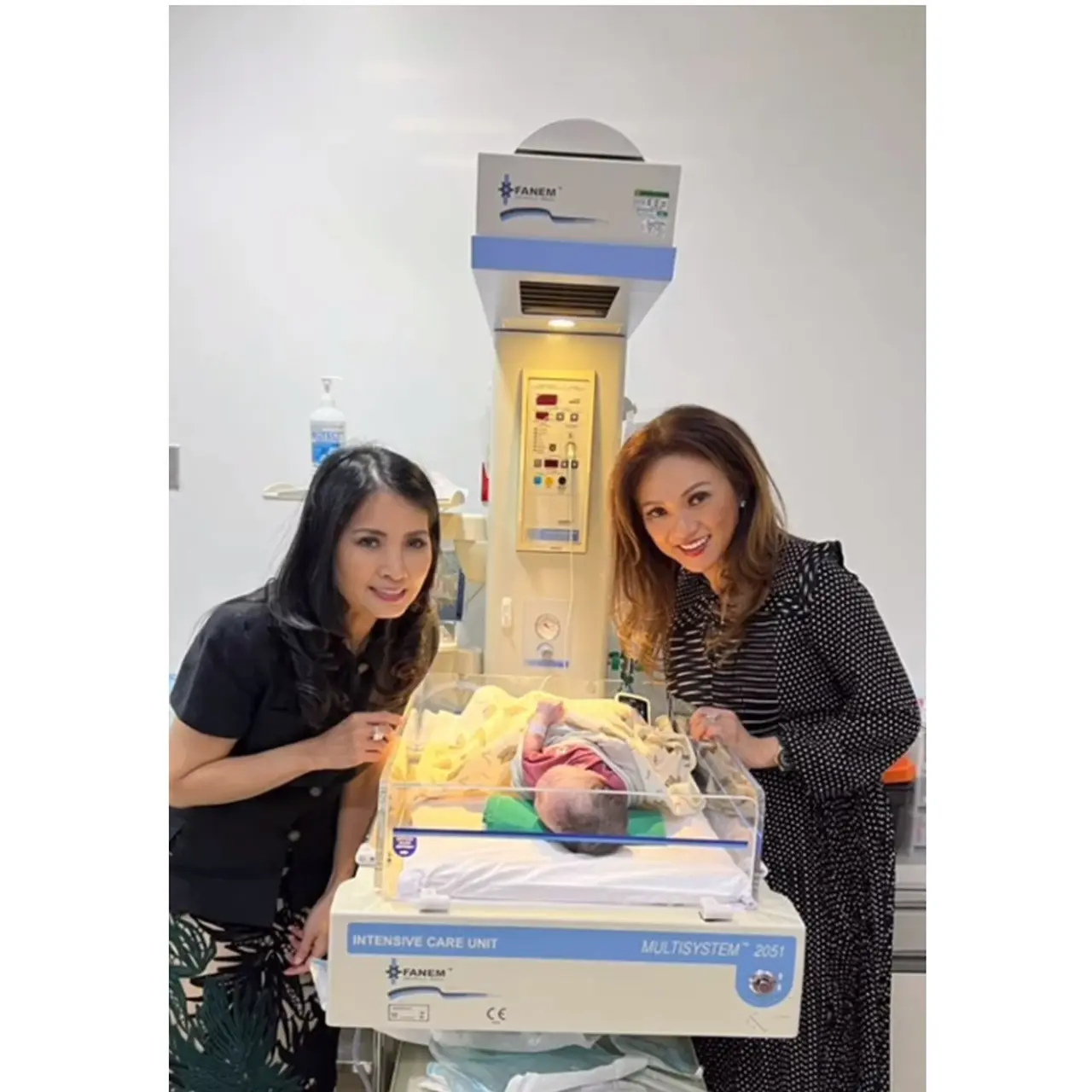 6 Potret Jessica Tanoe Dijenguk Keluarga Usai Lahiran, Valencia Tanoe ...